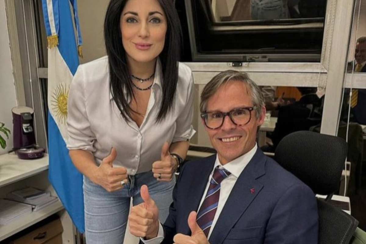 La diputada Juliana Santillán defiende salario de médicos residentes ...